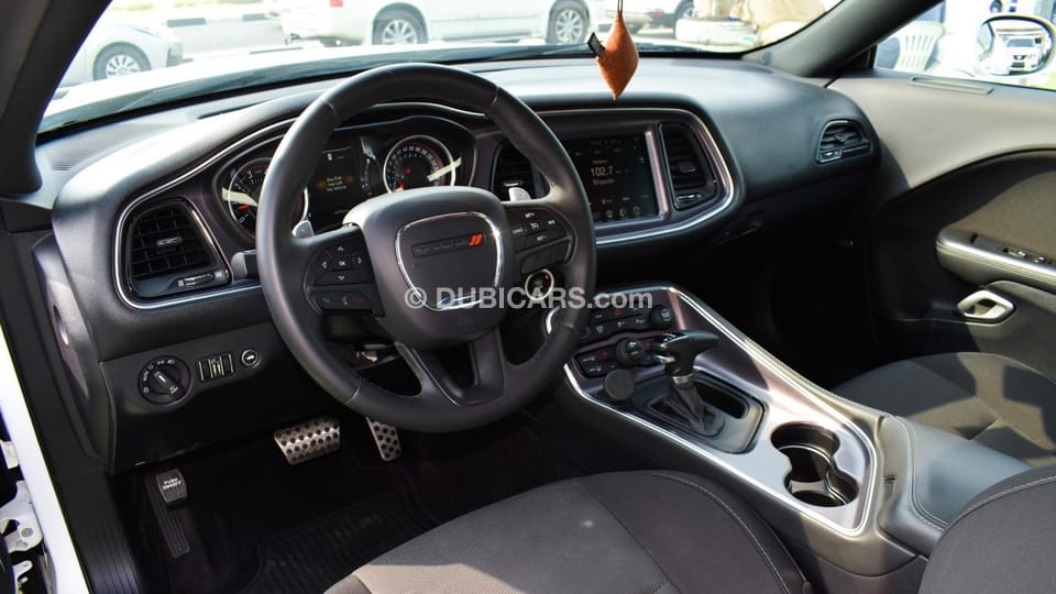 Used Dodge Challenger SRT 6.4L V8 2016 for sale in Sharjah - 565733