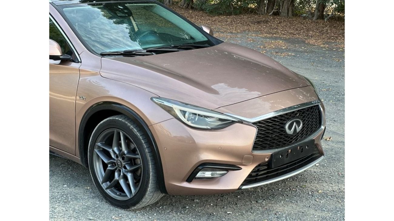 Used Infiniti QX30 Premium 2018 for sale in Sharjah - 730880