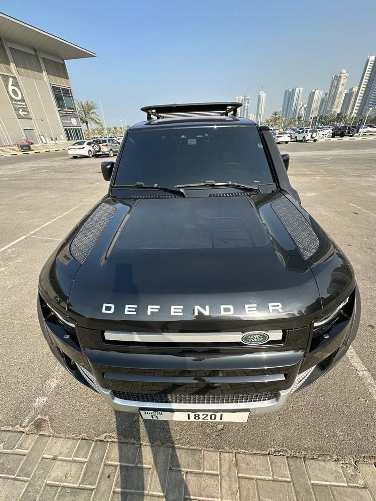Used Land Rover Defender 2020 for sale in Dubai - 726715