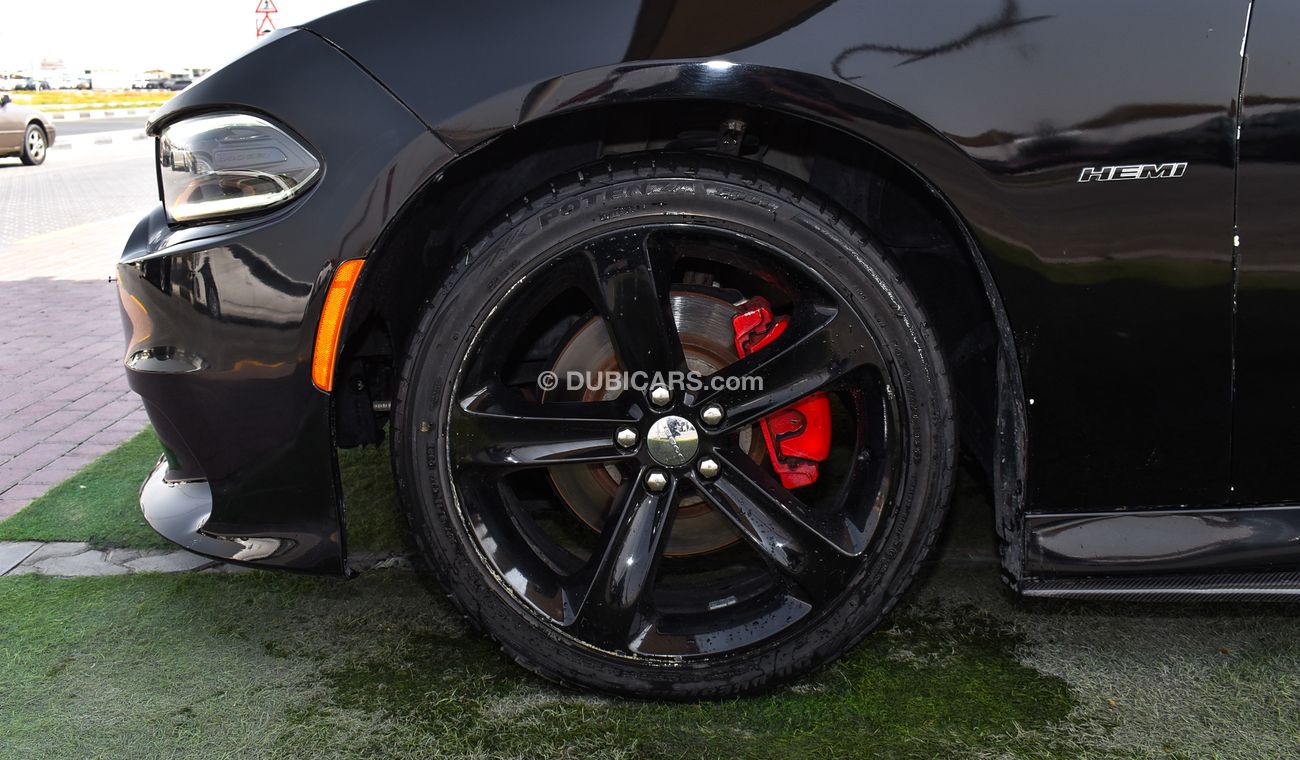 Used Dodge Charger 5.7L HEMI 2016 for sale in Sharjah - 660410