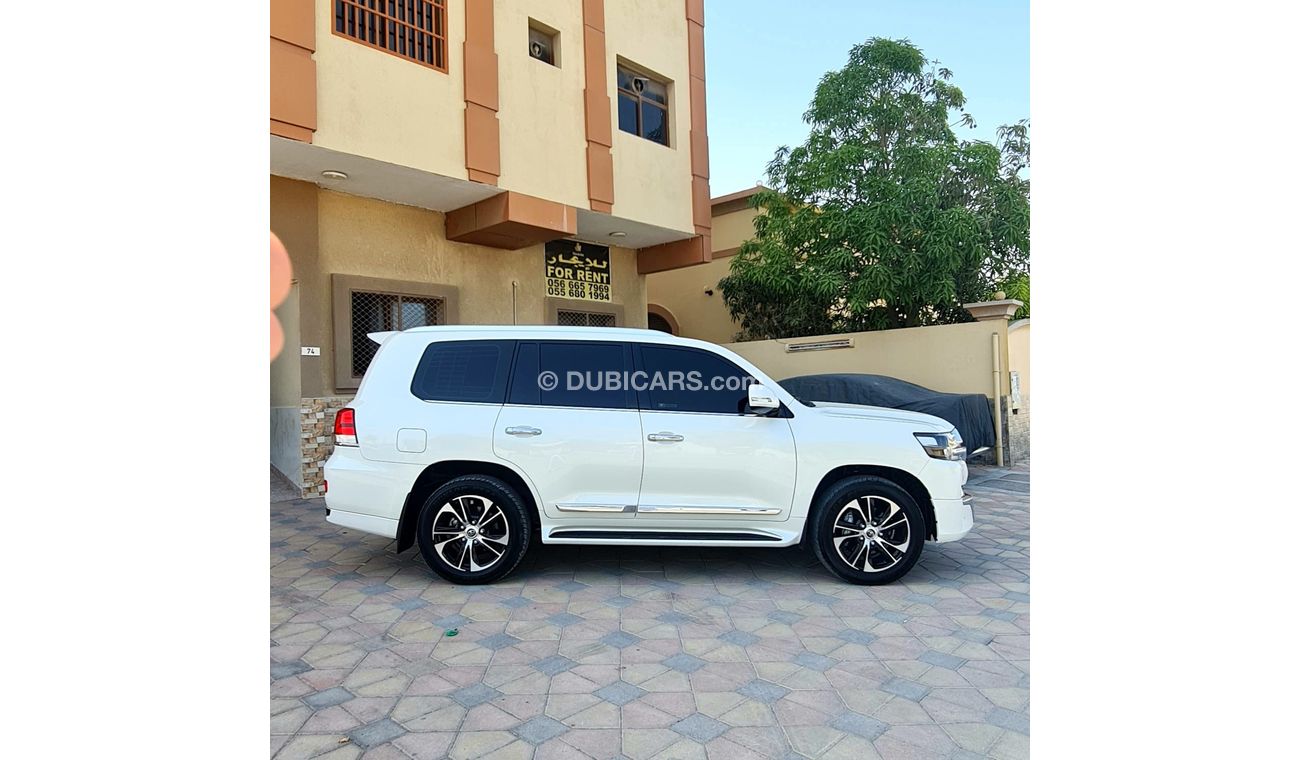 Used Toyota Land Cruiser GXR1 2021 for sale in Dubai - 619572