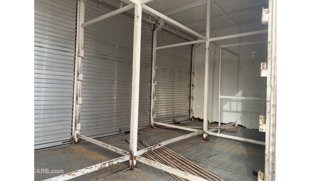 Used Mitsubishi Fuso Canter Mitsubishi Canter 2016 Ref# 305 2016 for sale in Sharjah - 517370