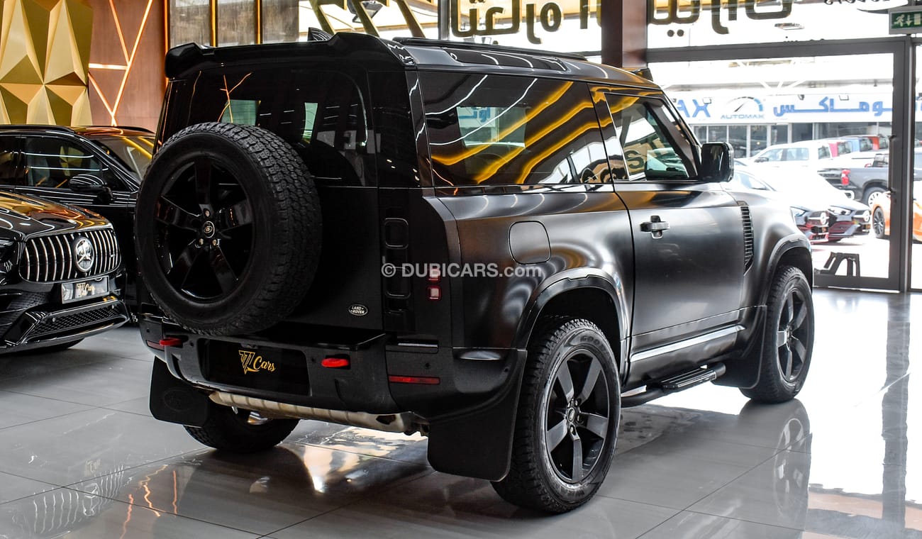 Used Land Rover Defender 2022 for sale in Dubai - 758109