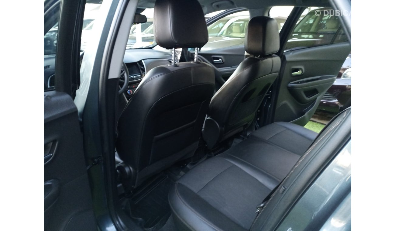 Used Chevrolet Trax 2021 model, import 1400 CC, gray color, cruise ...