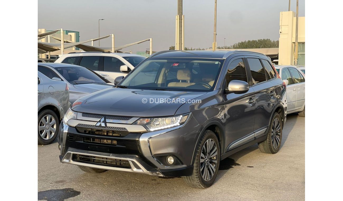 Used Mitsubishi Outlander 2019 I 4WD I Ref#374 2019 for sale in Sharjah - 631665