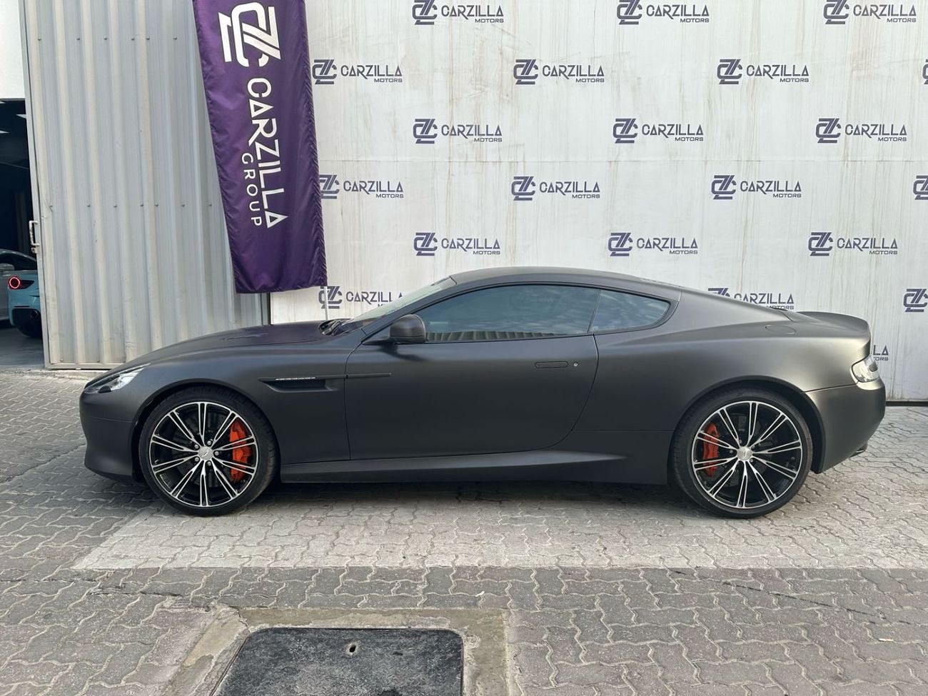 Used Aston Martin DB9 V12 2014 2014 for sale in Dubai - 880366