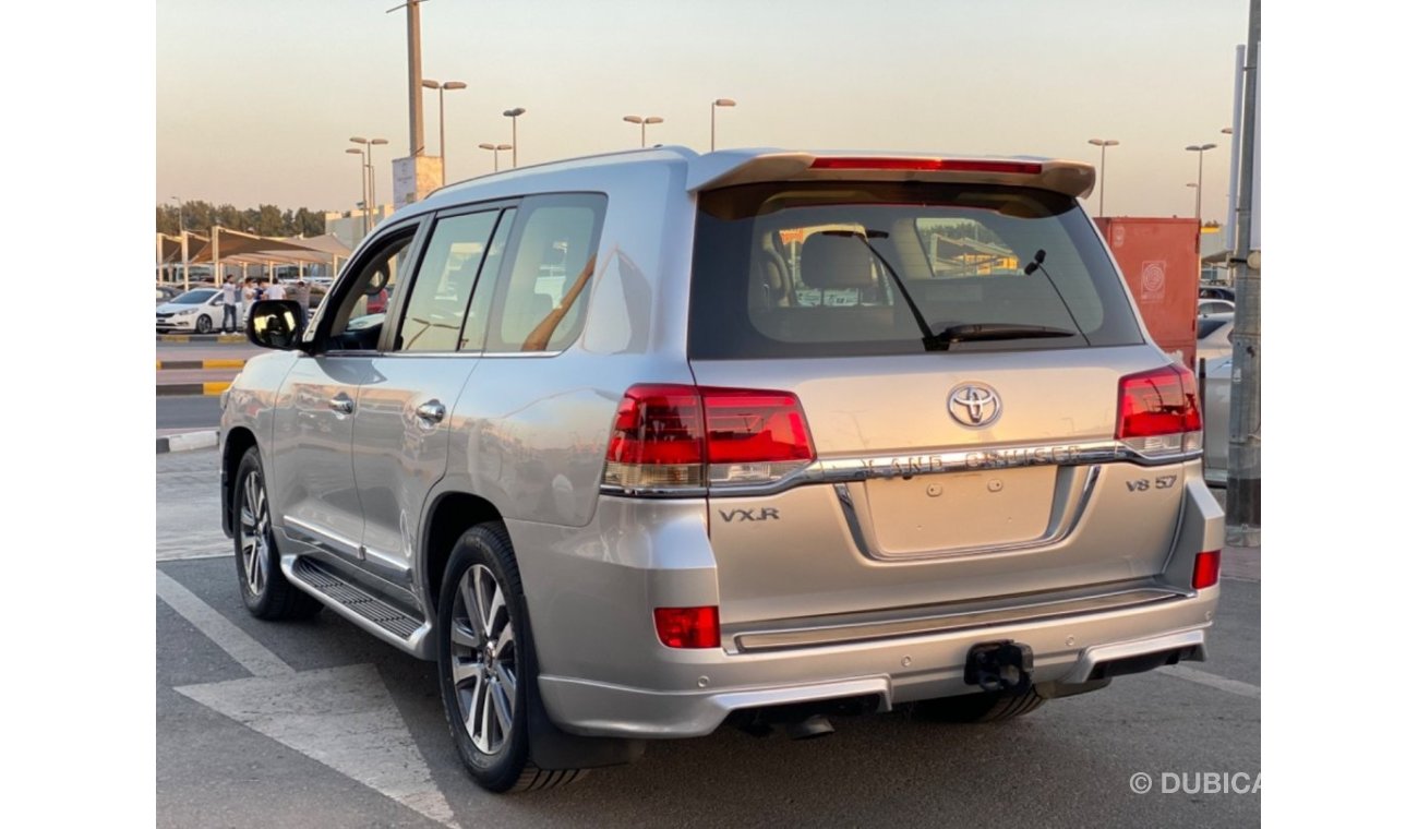 Used Toyota Land Cruiser VXR 2018 for sale in Dubai - 598758