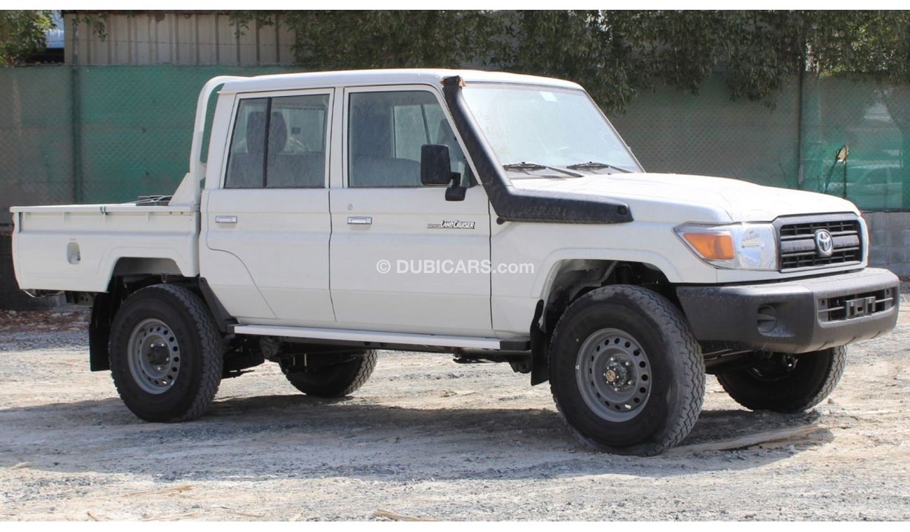 New Toyota Land Cruiser Pick Up LAND CRUISER LC79 DC 4.2L V6 DIESEL 2023 for sale in Dubai - 759928