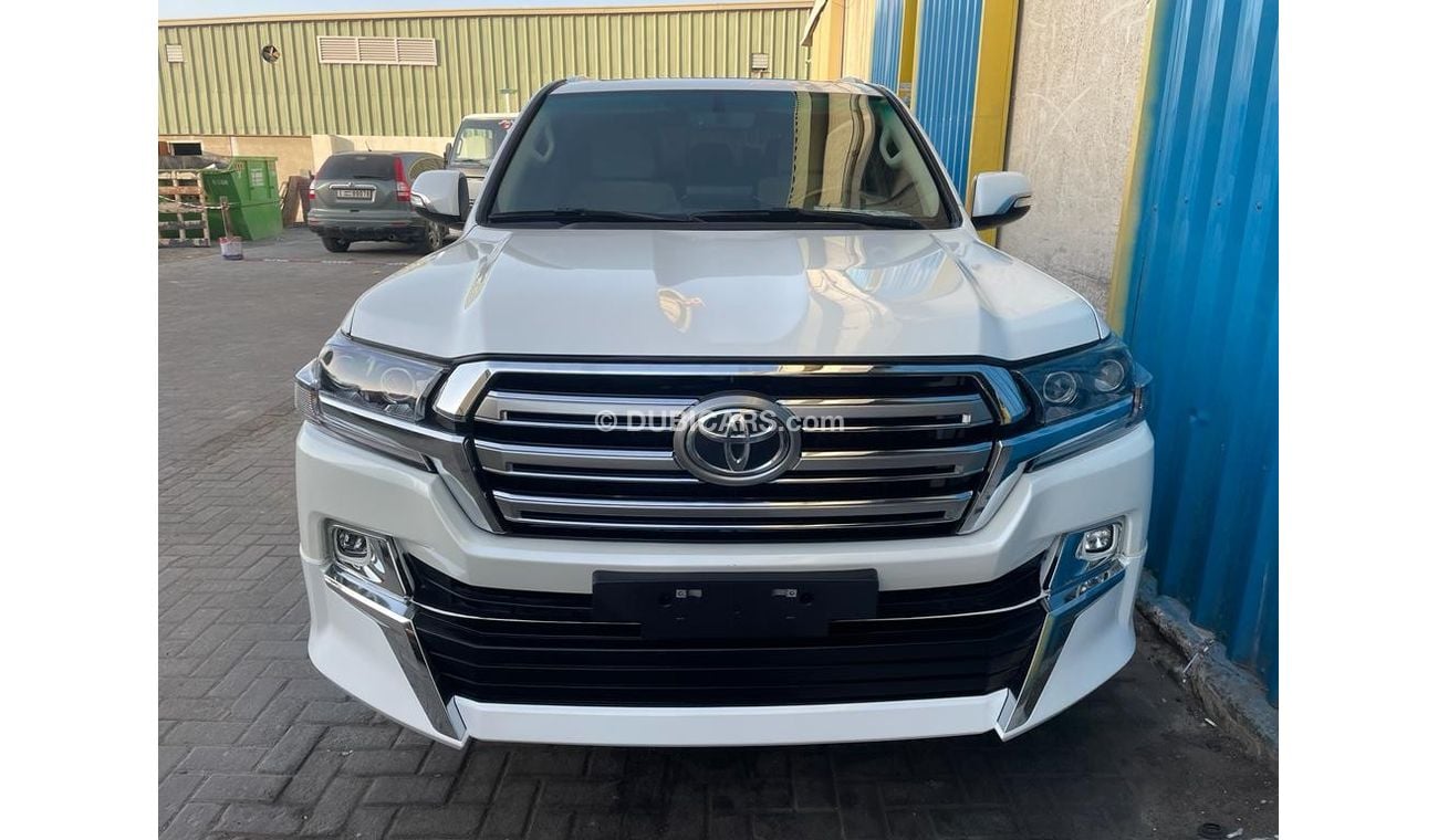 Used Toyota Land Cruiser VXR 2018 for sale in Dubai - 587892