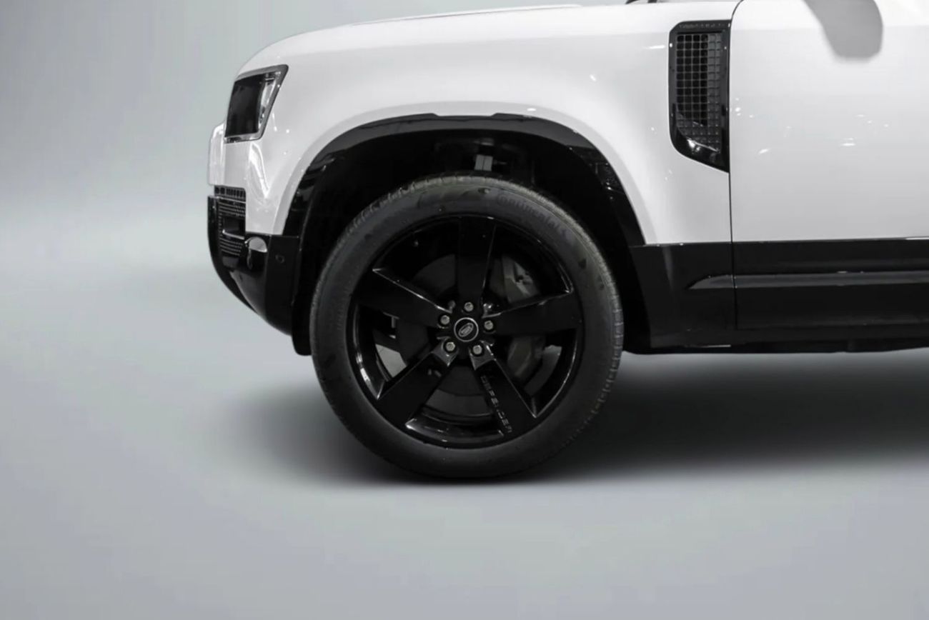 Used Land Rover Defender 130 SE P400 X Dynamic (7 Seater) 2023 for sale ...