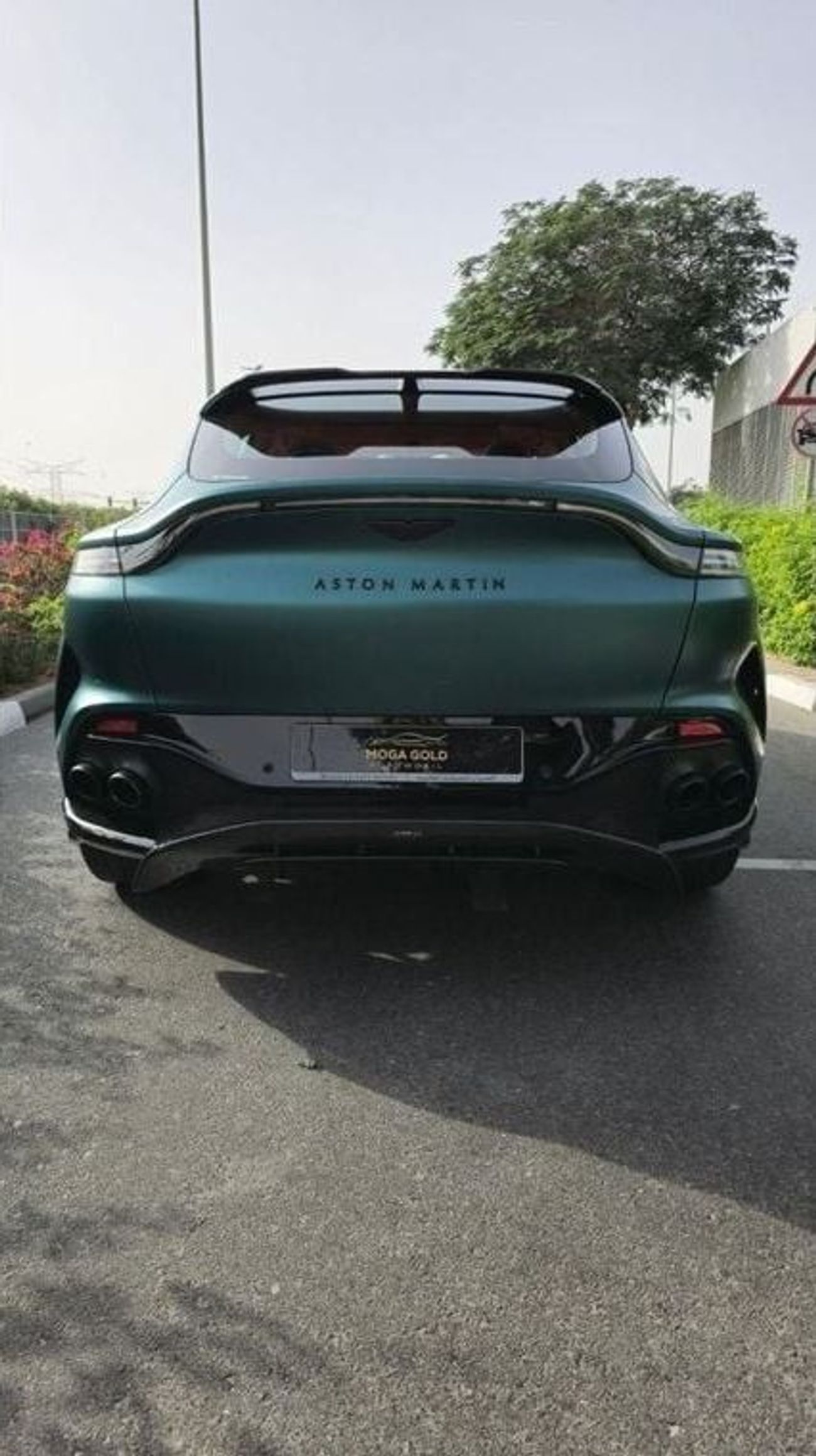 Used Aston Martin DBX ASTON MARTIN DBX : 4.0-liter twin-turbo V8 engine ...