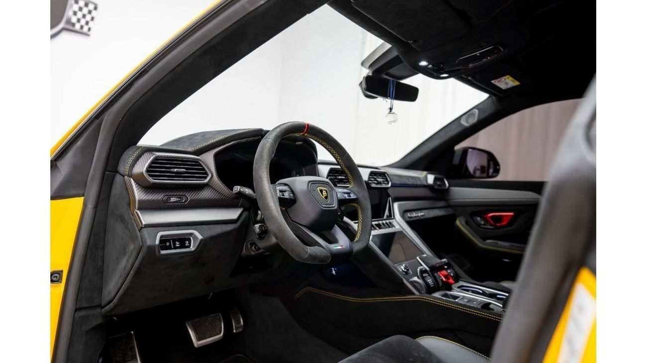 Used Lamborghini Urus 2023 for sale in Dubai - 750938