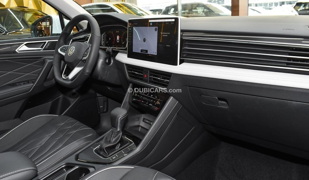New VOLKSWAGEN TIGUAN 300 TSI 2WD | 2023 2023 for sale in Dubai - 720403