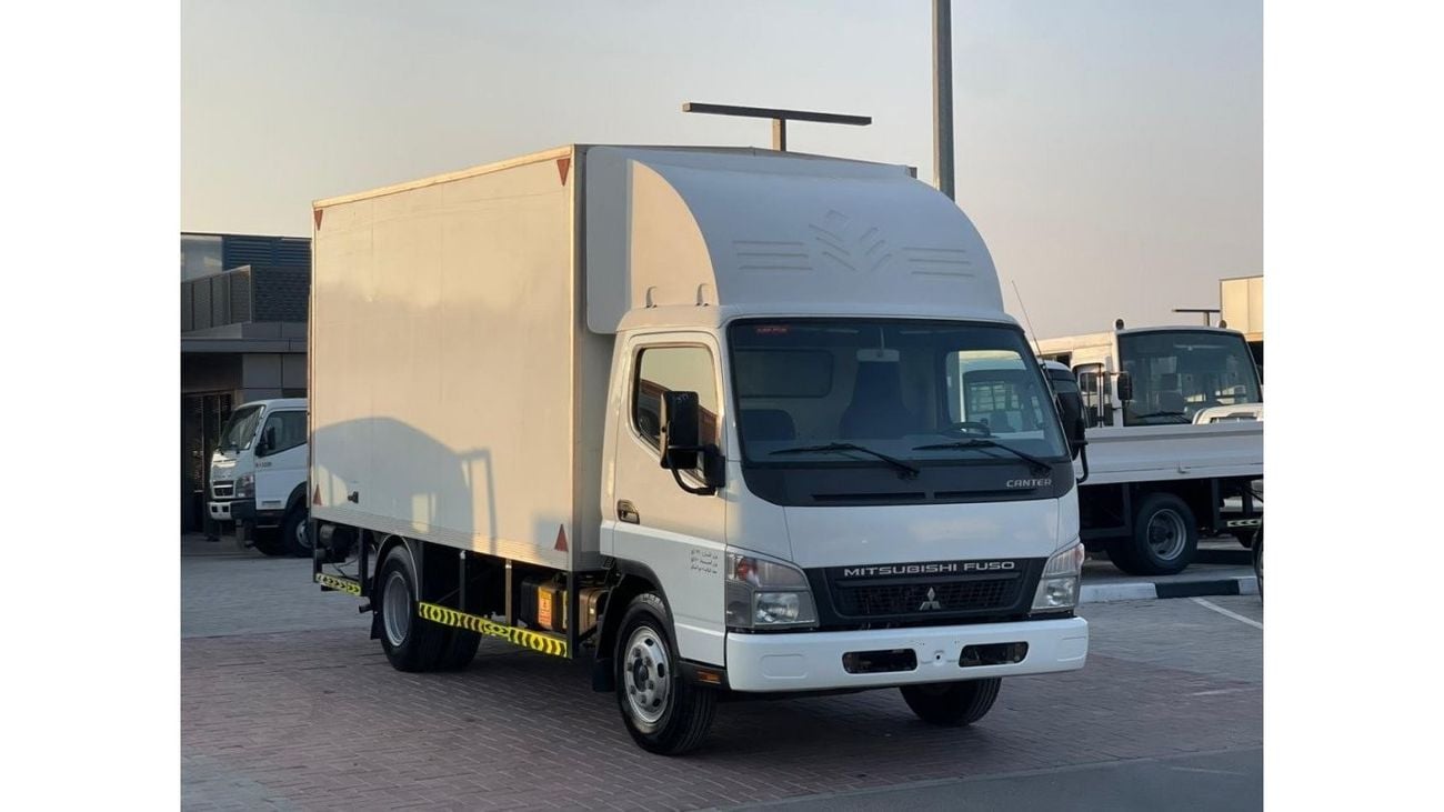 Used Mitsubishi Fuso Canter 2015 I With Jack I Ref#374 2015 for sale in Sharjah - 781933