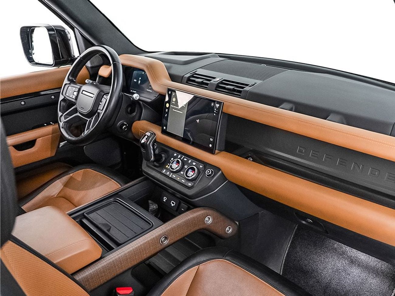 Used Land Rover Defender D300 X Dynamic 2021 for sale in Dubai - 907331