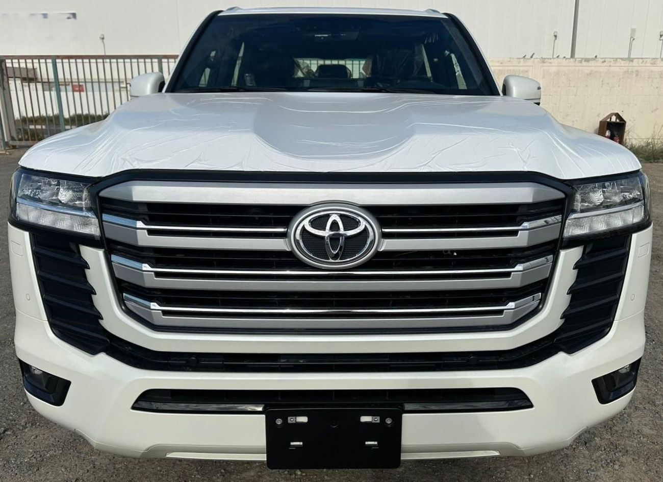 New 2025 Toyota Land Cruiser GXR 4.0L AT Petrol AX MID 2025 for sale in Dubai - 826822