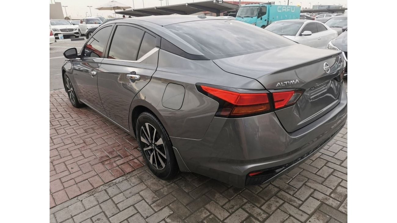 Used Nissan Altima SV 2020 for sale in Sharjah - 731366