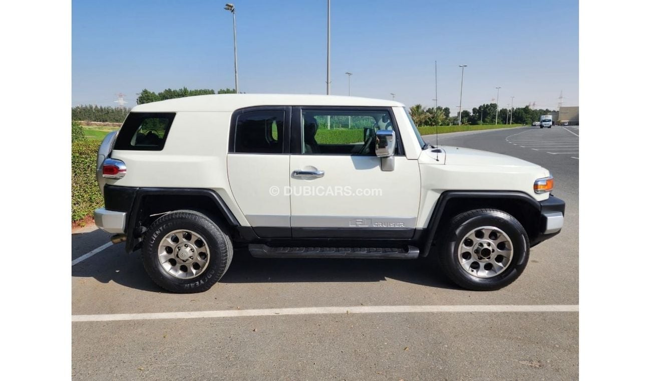 Used Toyota FJ Cruiser 2009 for sale in Sharjah - 560779