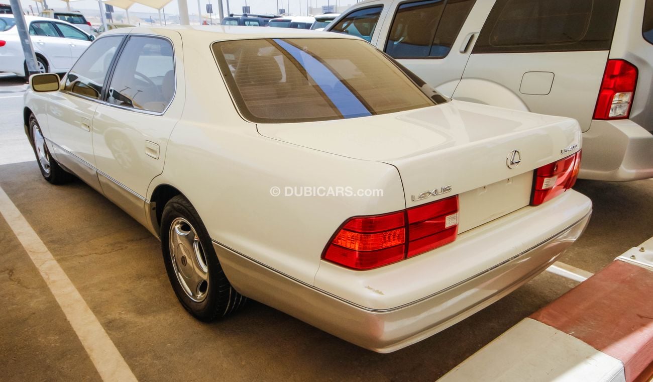 Used Lexus LS 400 1999 for sale in Sharjah - 62764