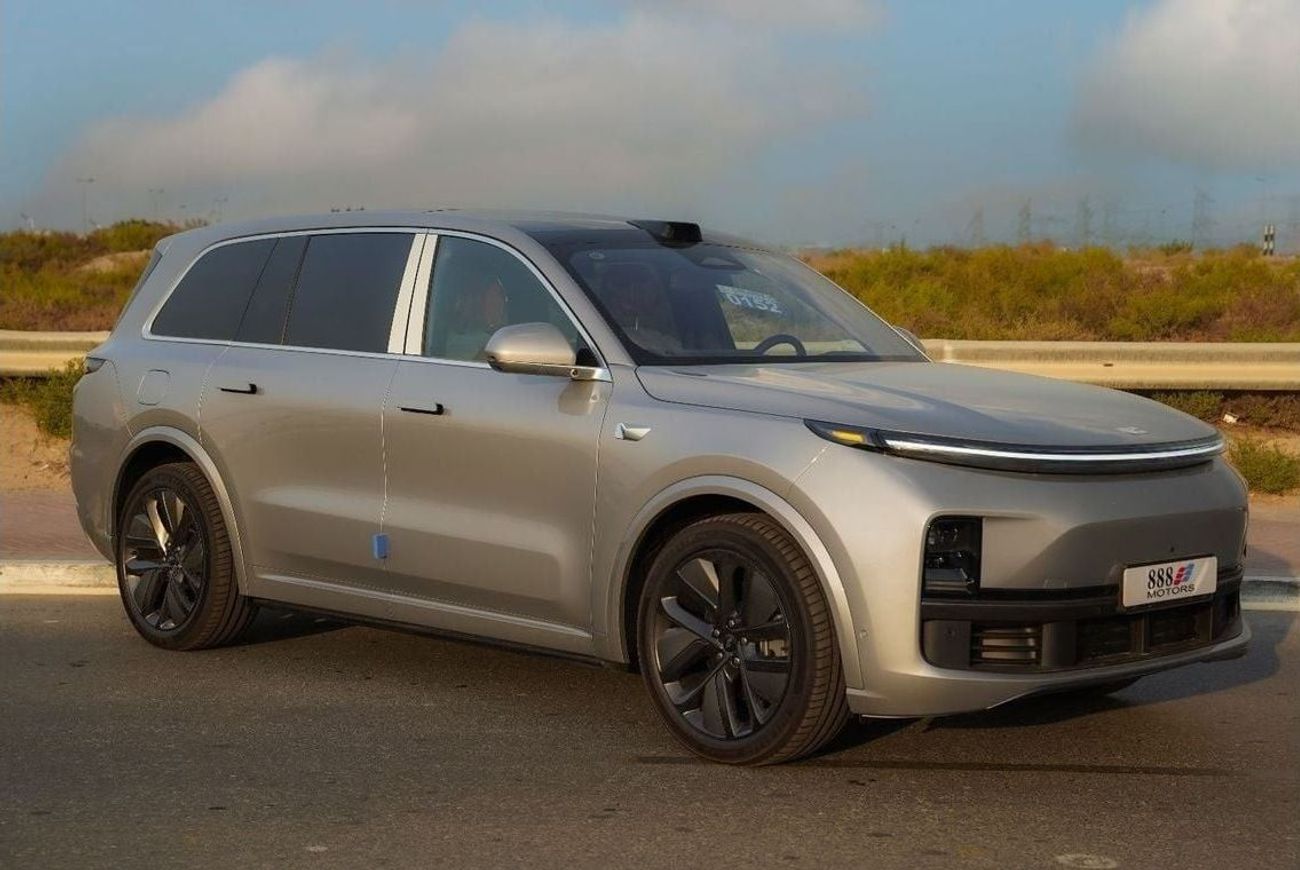 New Li Auto L9 2025 Li L9 Ultra1.5L Turbo Range Extended Silver 0Km 2025 for sale in Dubai - 811045