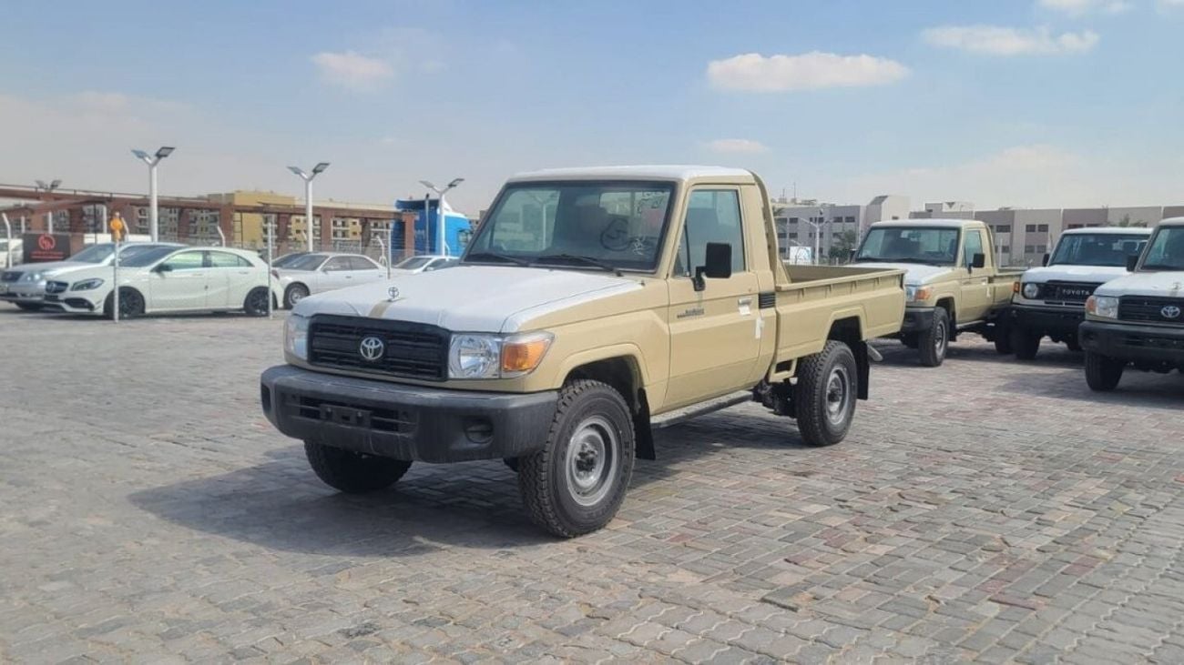New Toyota Land Cruiser Pick Up LC 79 Single Cabin 4.2L Diesel 2023 2023 for sale in Dubai - 736426