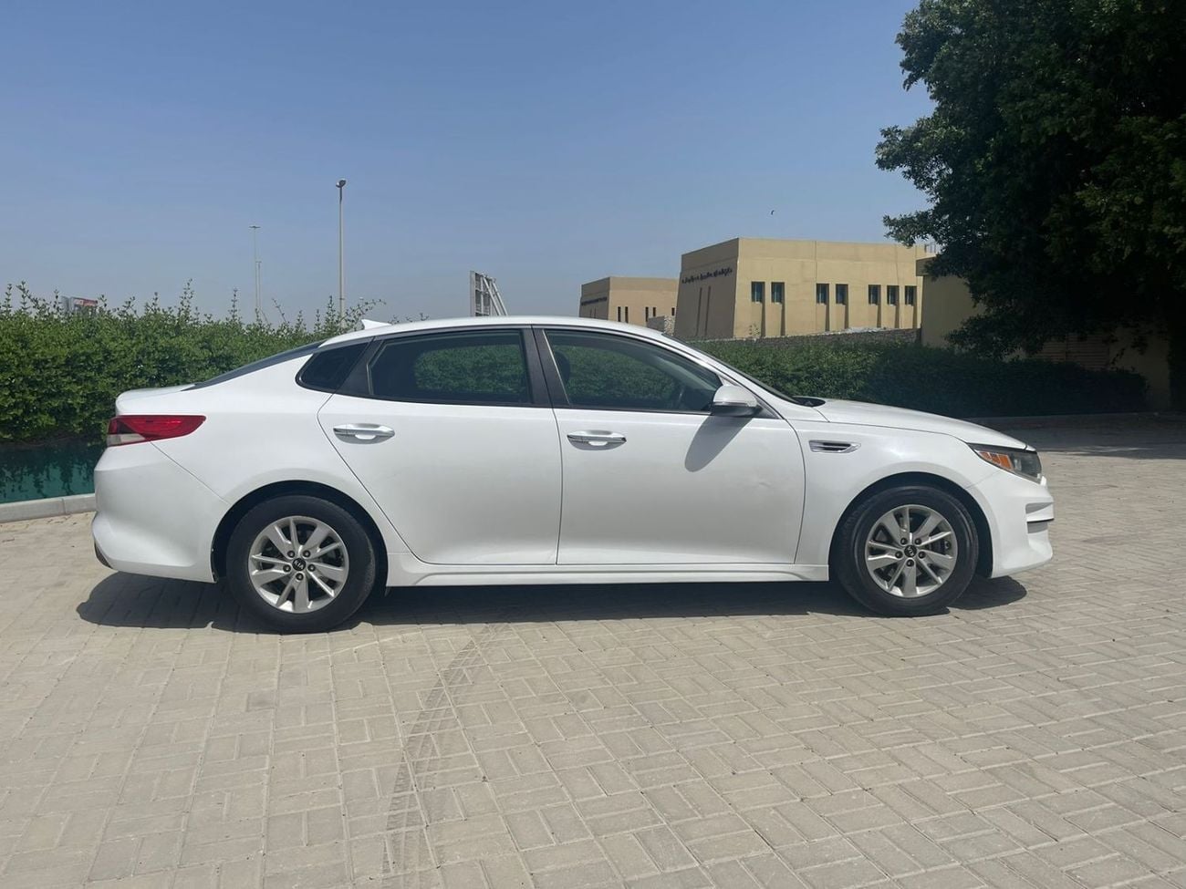 Used Kia Optima EX 2016 for sale in Dubai - 741609