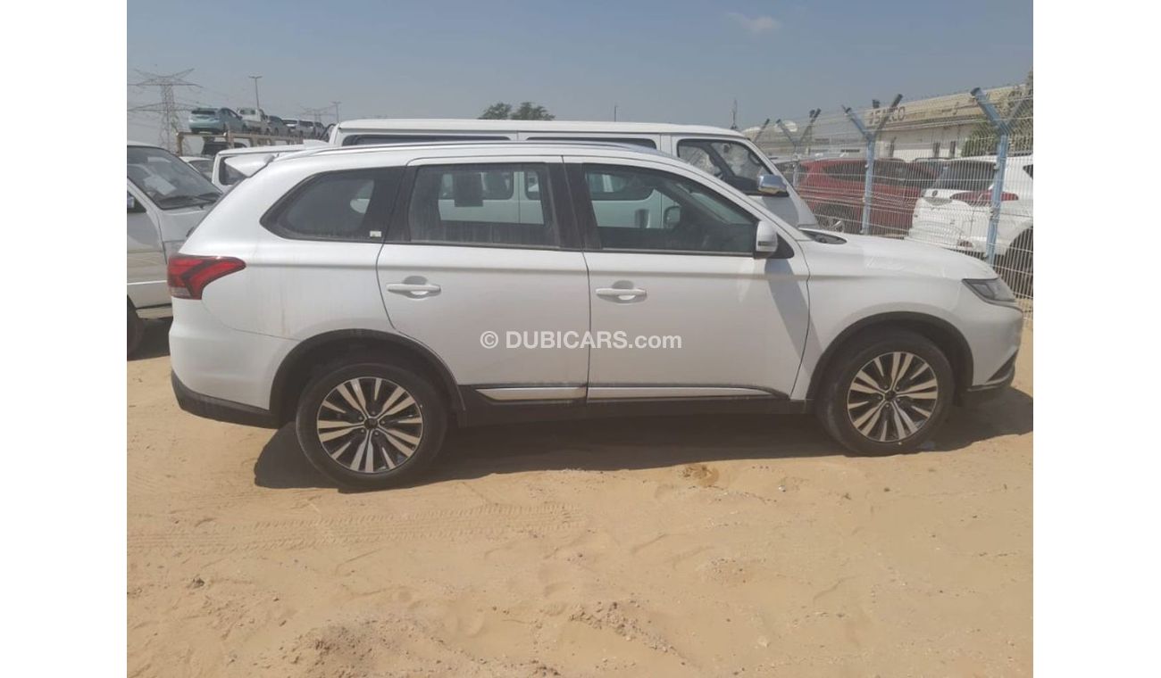 New Mitsubishi Outlander 4x4 screen camera 2020 for sale in Dubai - 311900