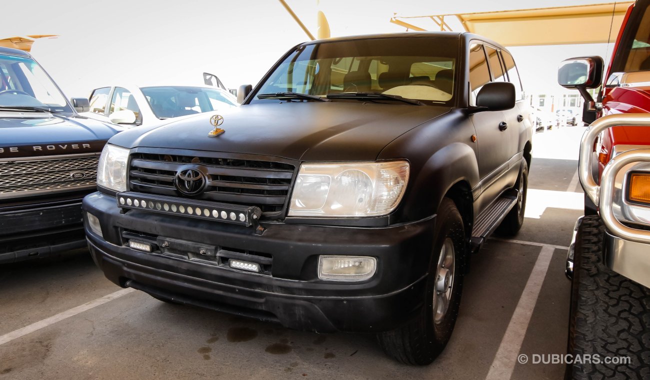 مستعملة تويوتا لاند كروزر GXR 2002 للبيع في دبي - 60851