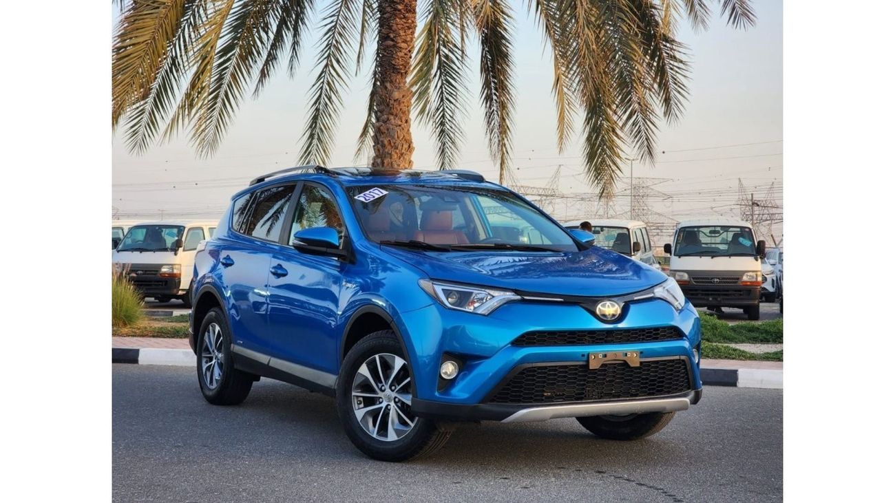 Used Toyota RAV4 RAV4 XLE HYBRID 2017 for sale in Dubai - 705808