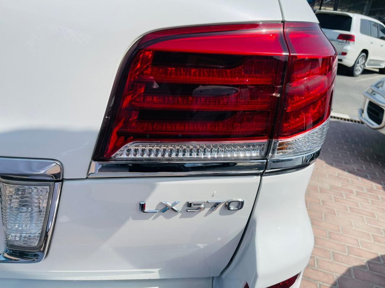 Used Lexus LX570 2011 for sale in Dubai - 538537