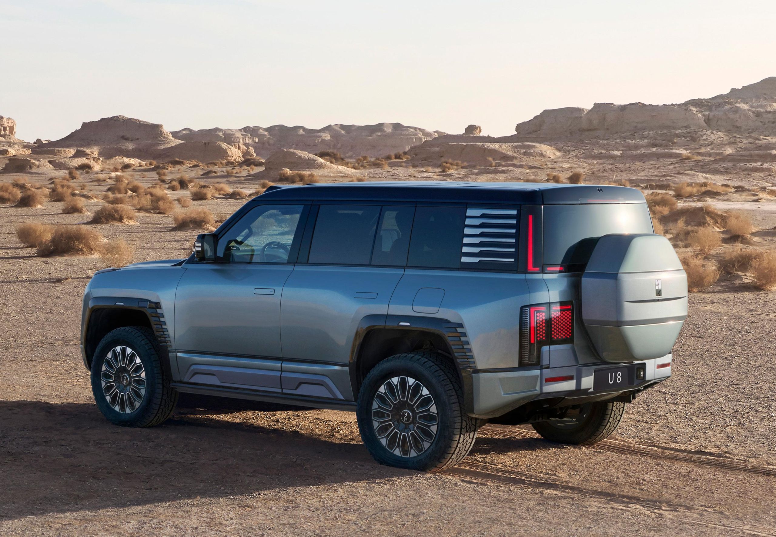 أسعار يانغوانغ U8 في الإمارات ، الصور ,المواصفات والمميزات