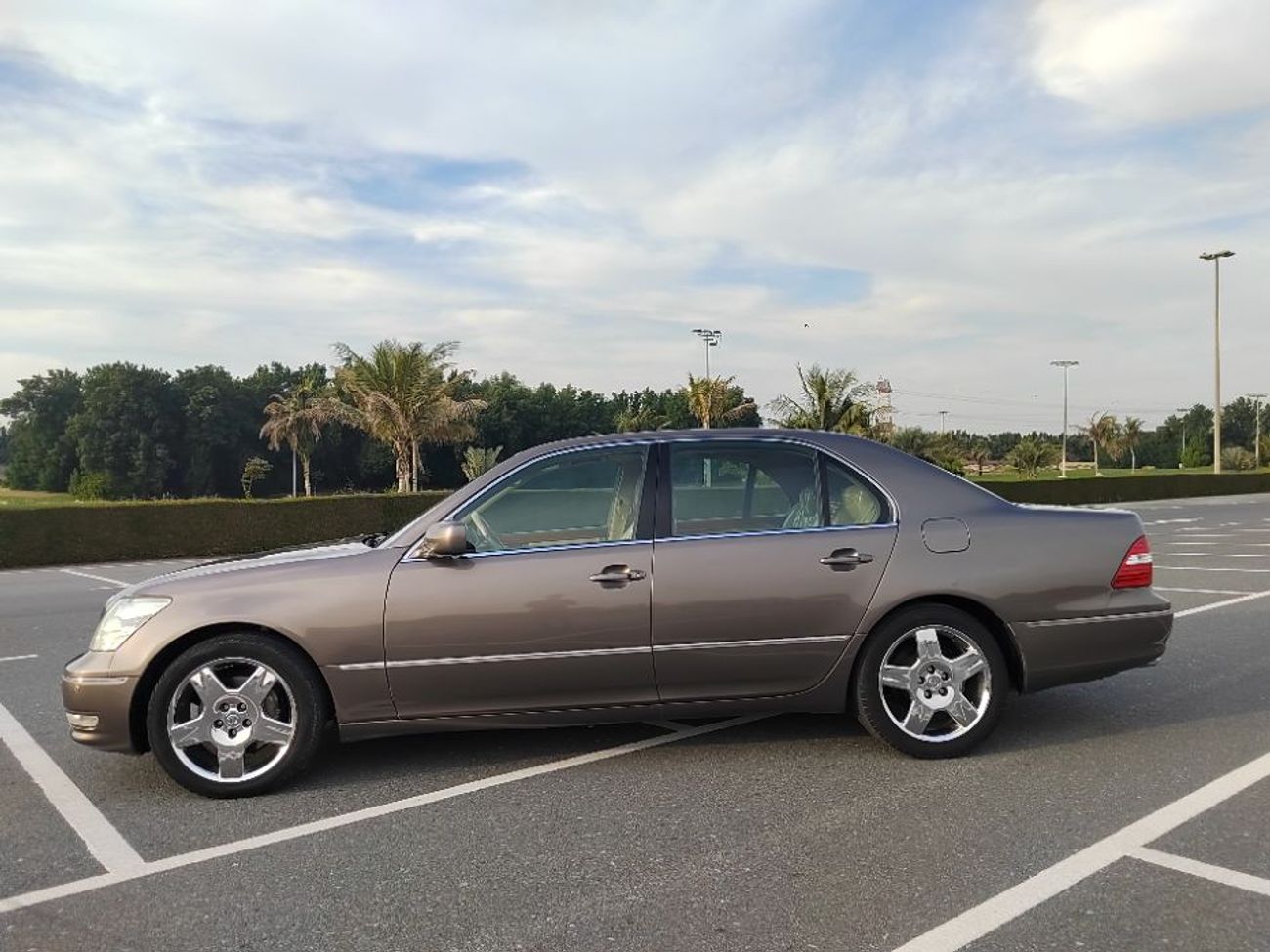 Used Lexus LS 430 2004 2004 for sale in Sharjah - 708751