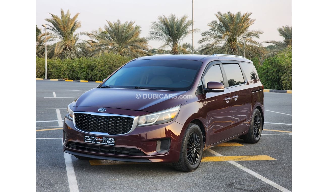 Used Kia Sedona V6 2016 for sale in Dubai - 664656