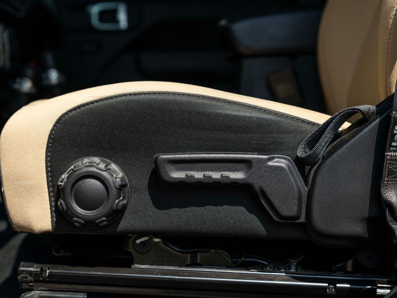 Used Jeep Gladiator AED 2,516 PM • GLADIATOR SPORT • ONLY 43,000 KM • OFFICIAL JEEP WARRANTY ...