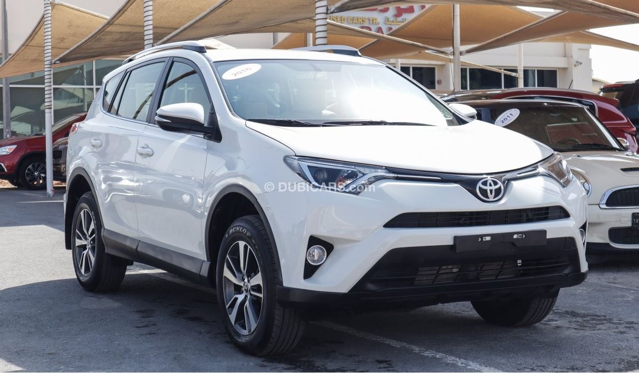 Used Toyota RAV4 4WD 2016 for sale in Sharjah - 476479
