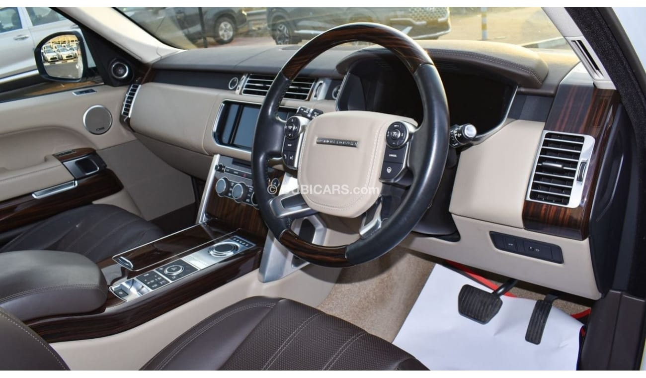 Used Land Rover Range Rover Range Rover Vogue 2017 for sale in Dubai ...