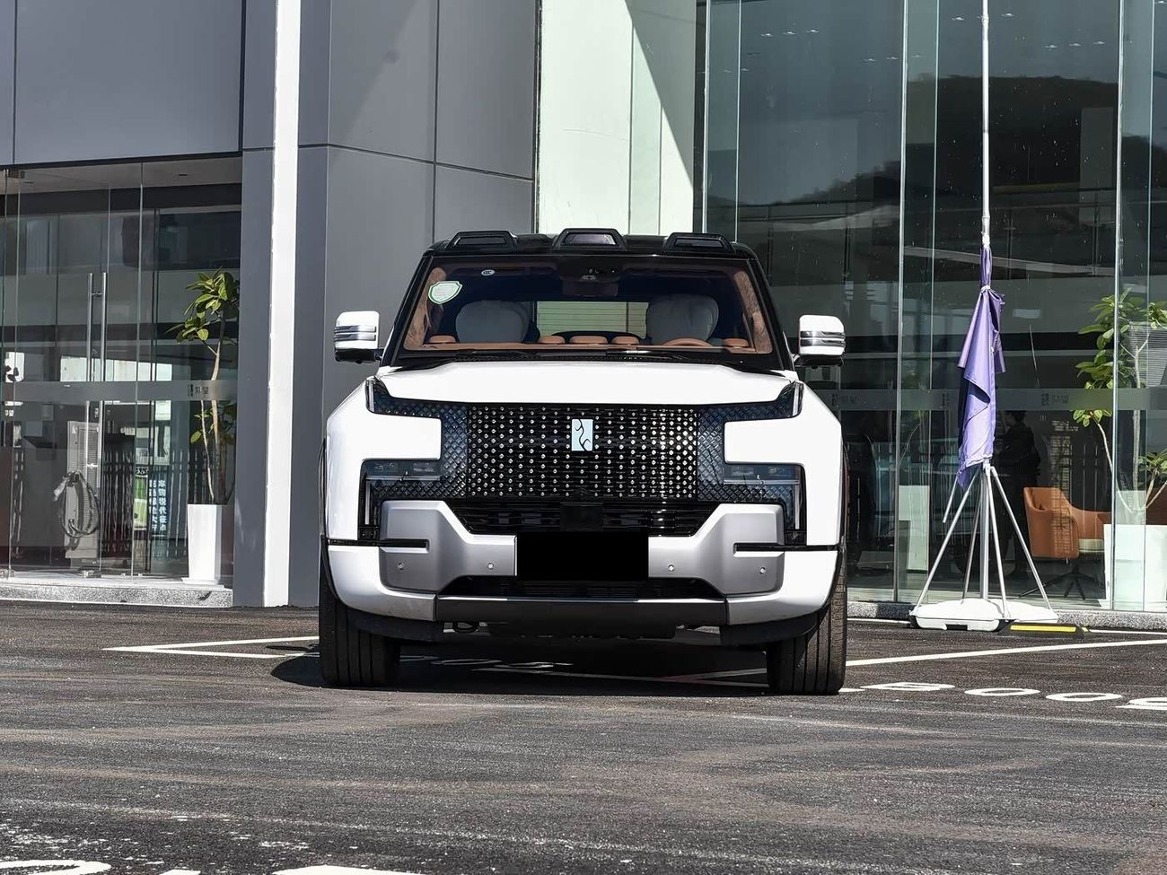 New Yangwang U8 U8 Premium Edition | 22" Sport Wheels | 12.8" Rear Screen | 2023 | COMING SOON ...