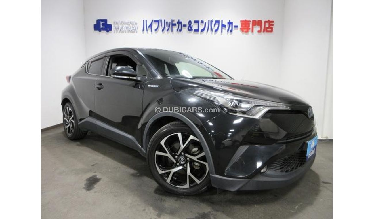 Used Toyota C-HR ZYX10 2019 for sale in Japan - 689907