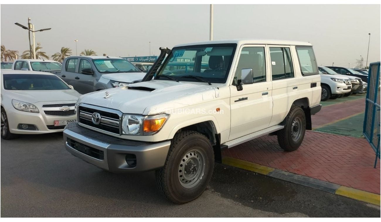 New Toyota Land Cruiser 70 Toyota LC 76 5 Door LX 4.5 Diesel 2023 for sale in Dubai - 649552