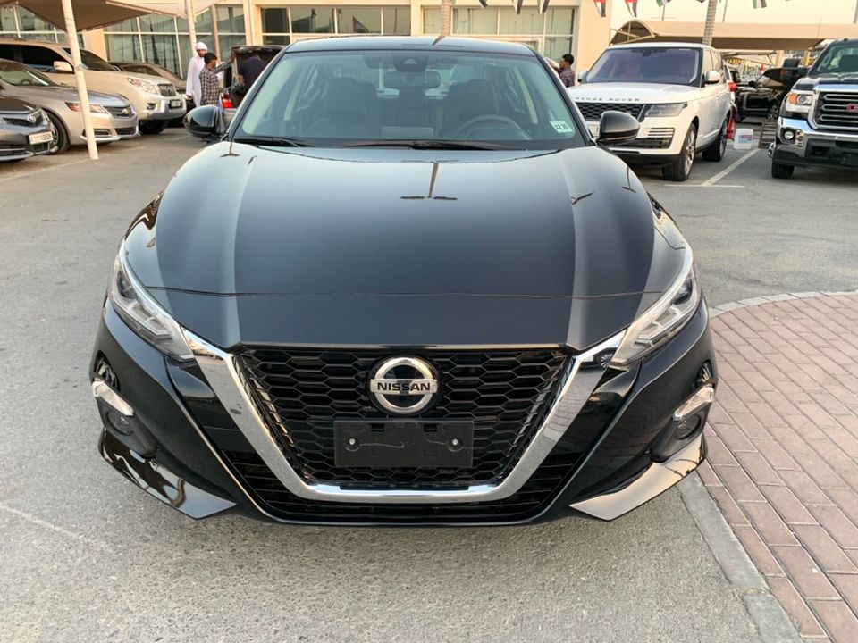 Used Nissan Altima SV 2020 for sale in Sharjah - 608695