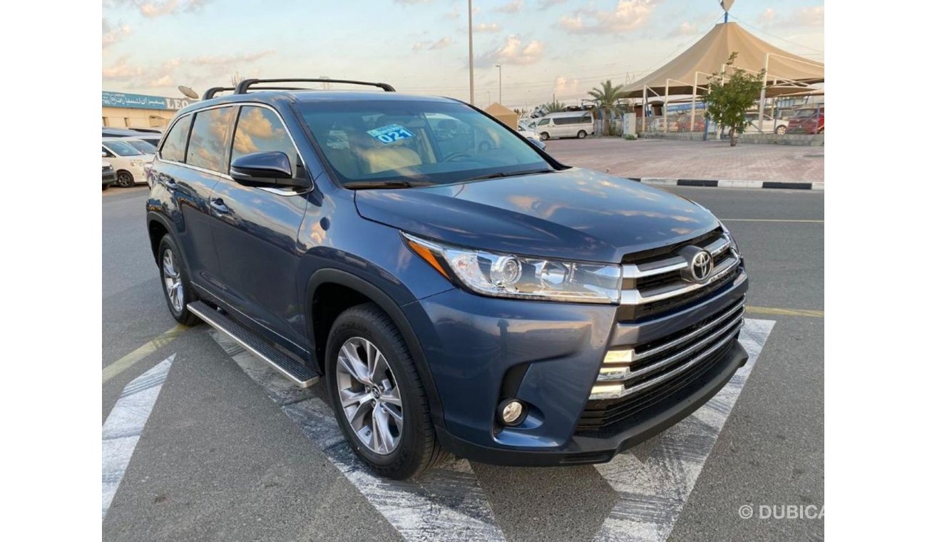 Used Toyota Highlander 2016 for sale in Dubai - 296591