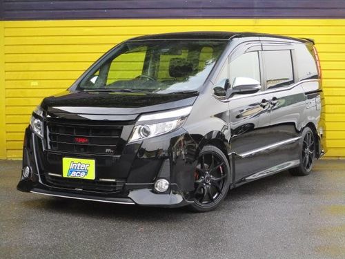 Toyota Noah Price in UAE, Images, Specs & Features