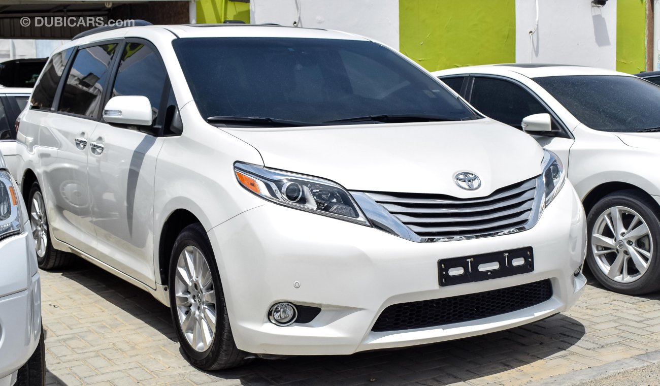 Used Toyota Sienna full option import japan 2017 for sale in Dubai - 222989