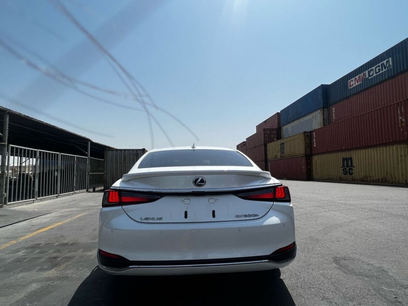 مستعملة لكزس ES300h Hybrid 2.5L (214 HP) 2022 للبيع في دبي - 847175