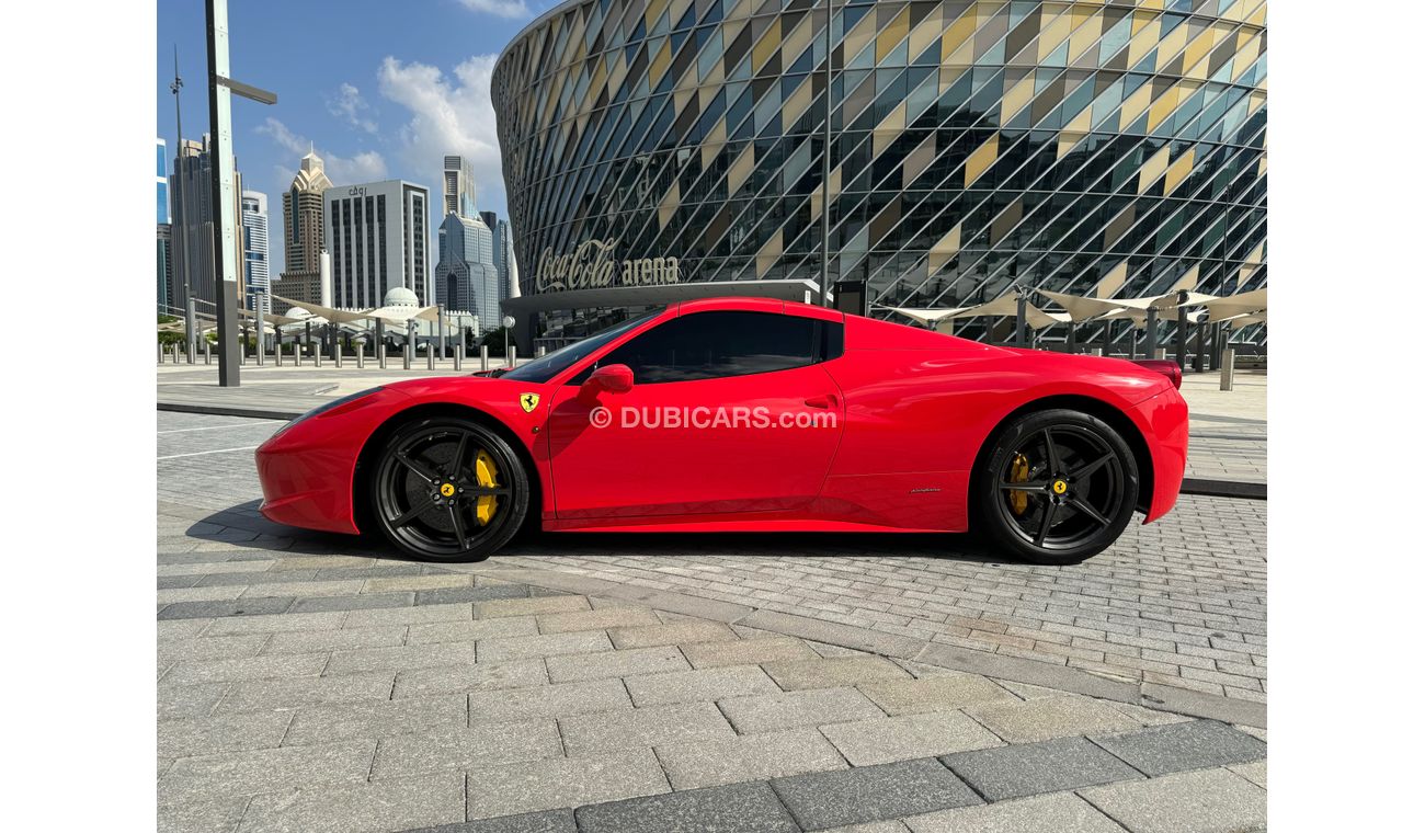 مستعملة فيراري 458 Spider 2013 للبيع في دبي - 702107