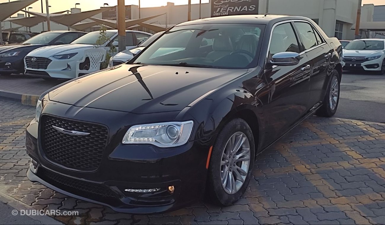 Used Chrysler 300C بلس 2016 for sale in Sharjah - 550254