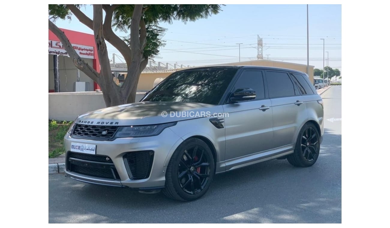 Used Land Rover Range Rover Sport - 2019 - 2019 for sale in Dubai - 470283
