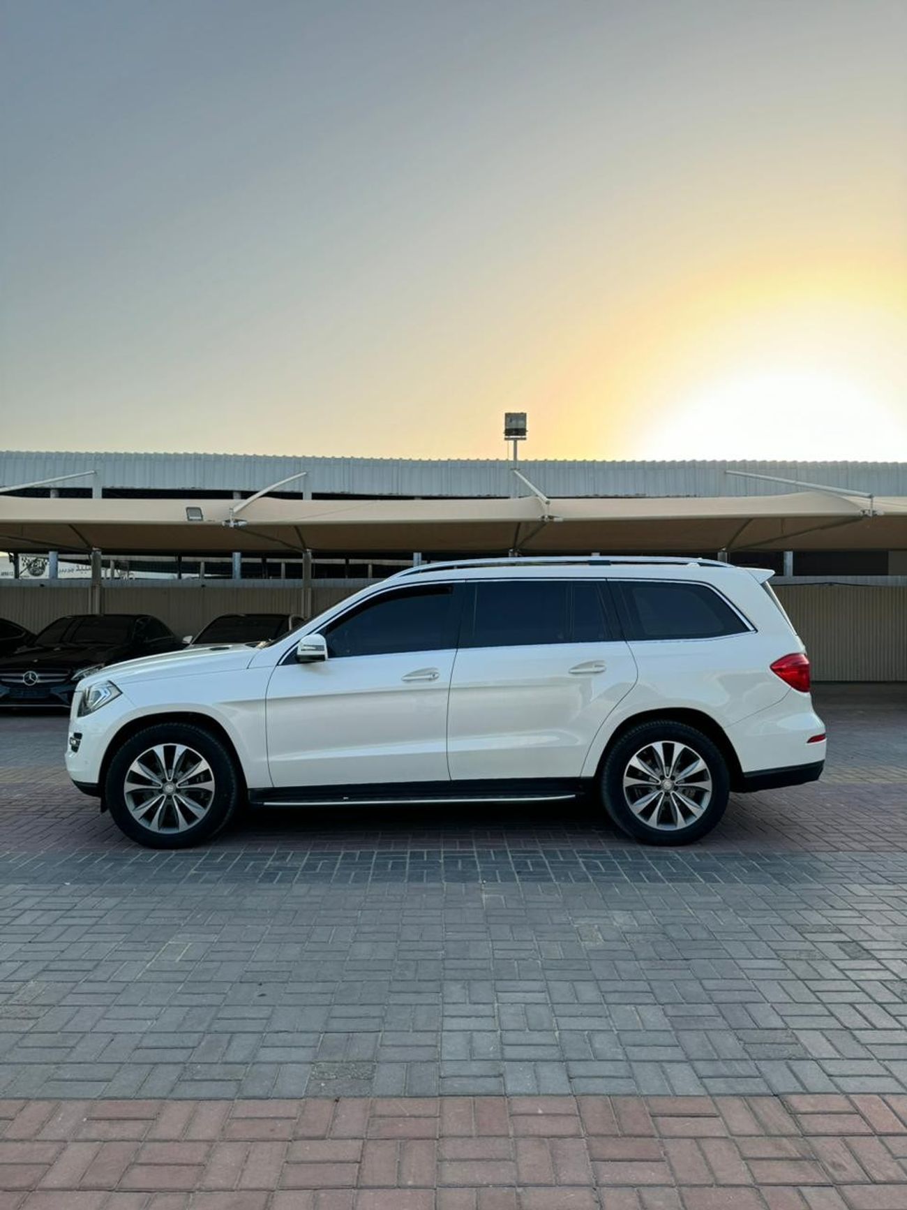 Used Mercedes-Benz GL 500 Std 2015 for sale in Dubai - 738936