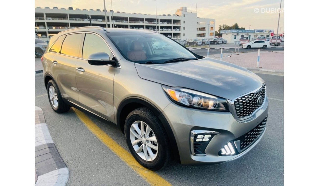 Used Kia Sorento EX Clean car 2018 for sale in Dubai - 589694