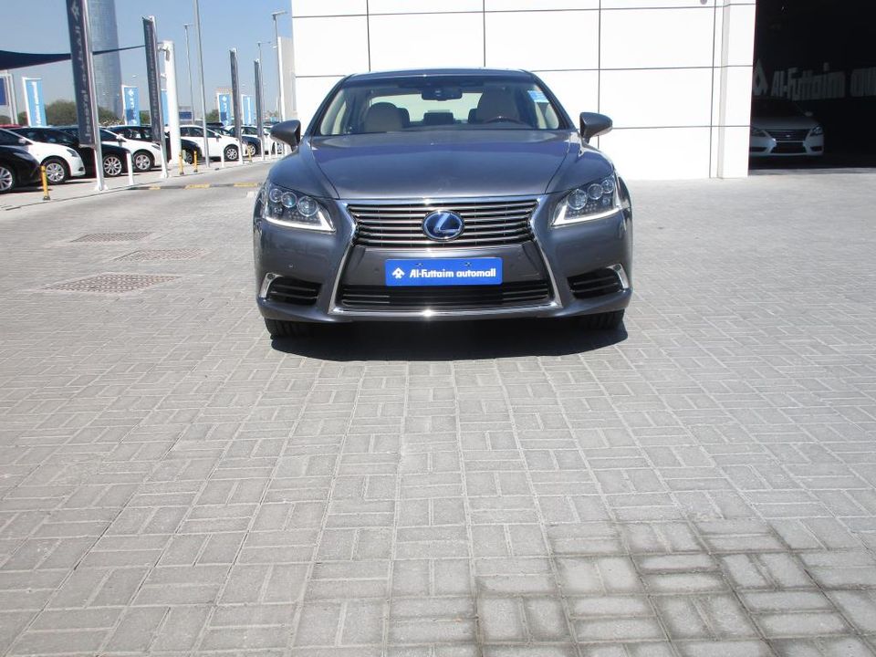 Used Lexus LS460 HYBRID 5.0 2013 for sale in Dubai - 153688